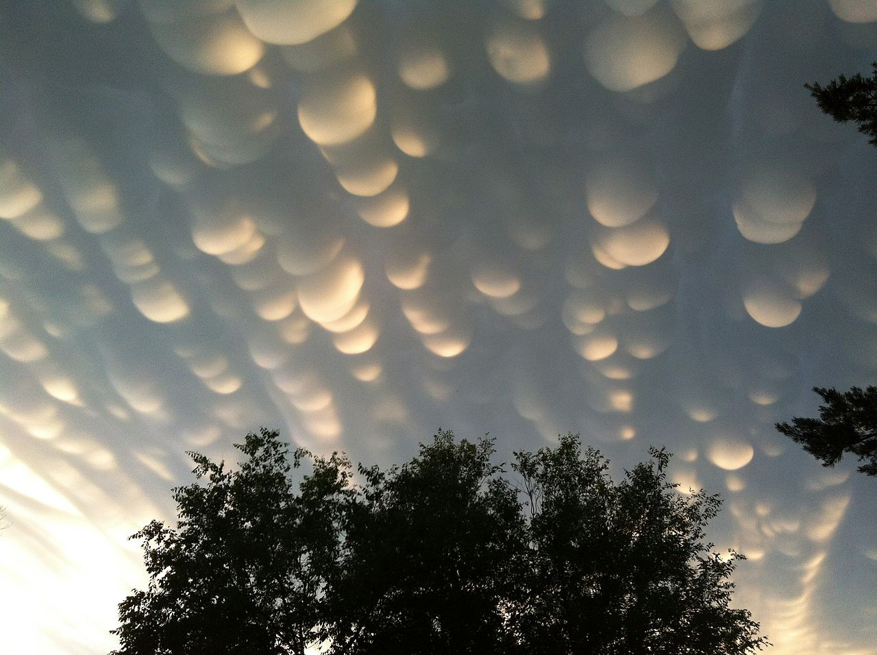 Nubes que parecen marshmallows | Telescopios Chile