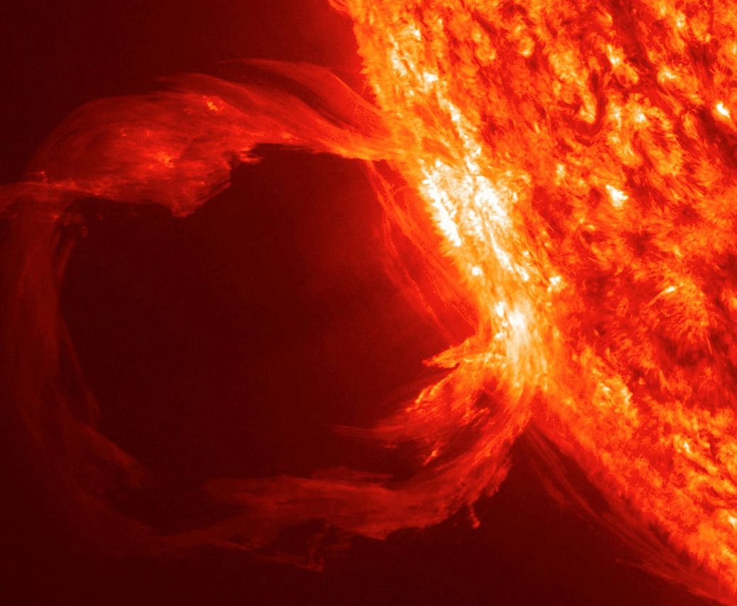¿Una tormenta solar puede barrer el campo magnético de la Tierra ...